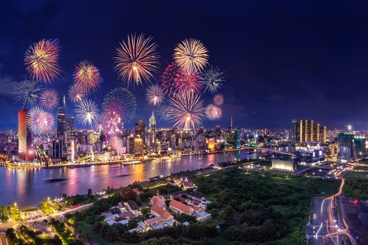 Explore the top 3 fireworks prime viewing spots in Ho Chi Minh City on ...
